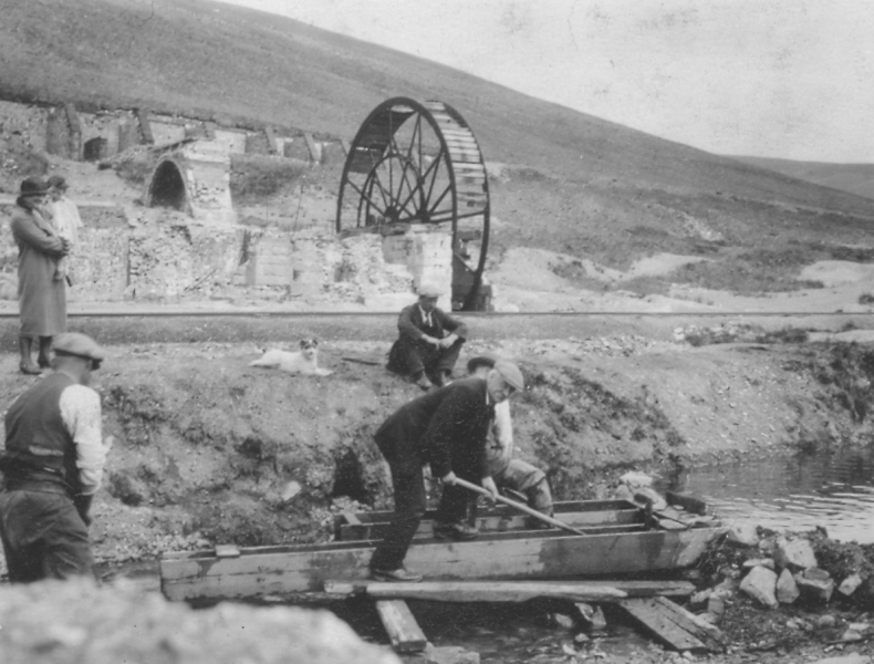 Gold Panning in Scotland | Museum of Lead Mining